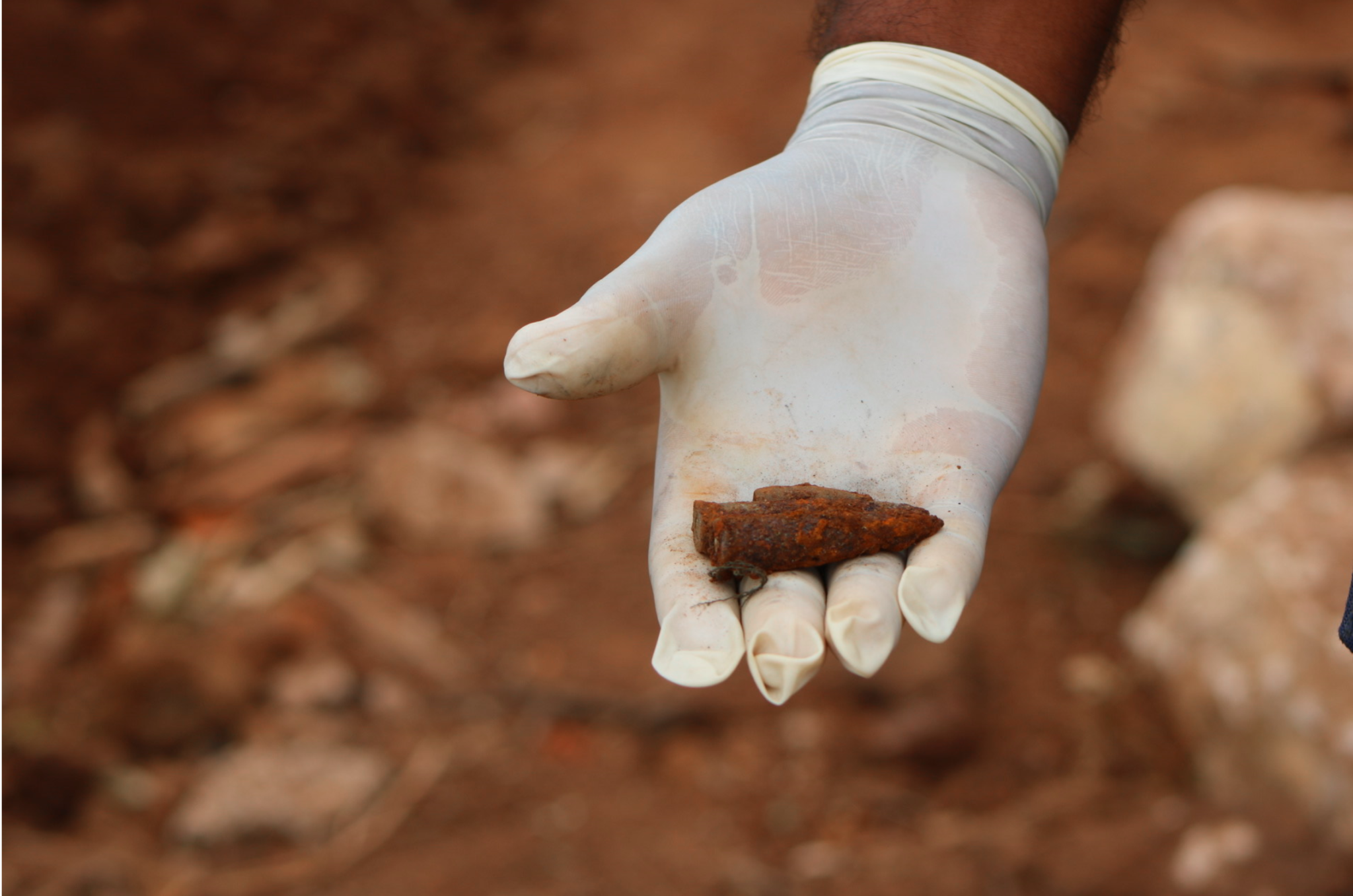 උතුරේ පැවති යුද කලාපයක පිහිටි රෝහලකින් අස්ථි කොටස් සහ මූනිස්සම් හමුවෙයි ...