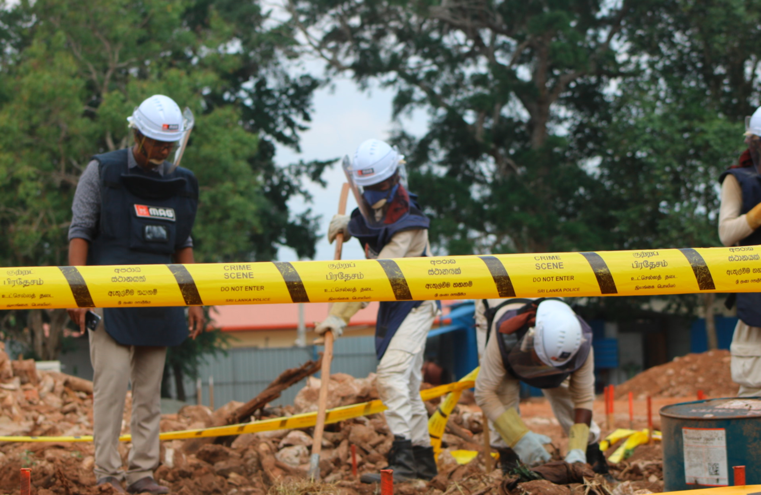 උතුරේ පැවති යුද කලාපයක පිහිටි රෝහලකින් අස්ථි කොටස් සහ මූනිස්සම් හමුවෙයි ...