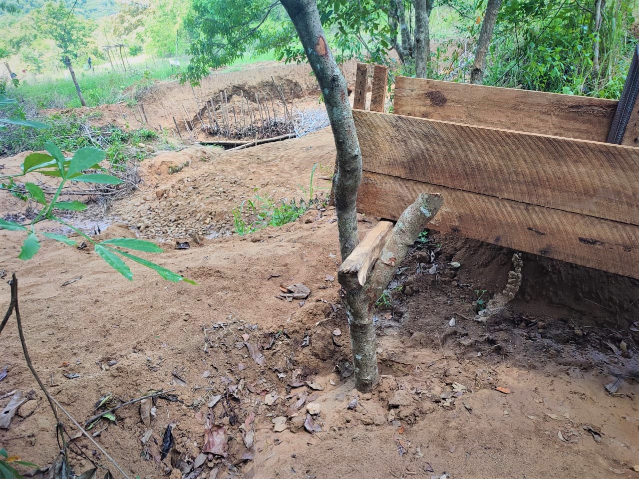 වනජීවී සංරක්ෂණ දෙපාර්තමේන්තුවේ සහය මත ගල් ඔය ජාතික වනෝද්‍යානයේ මහා පරිමාණ මැණික් ජාවාරමක් – Vikalpa